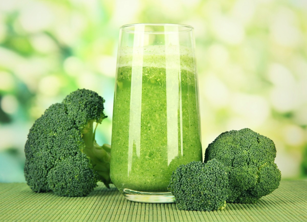 Broccoli smoothie:Your daily need of vegetables in one glass!